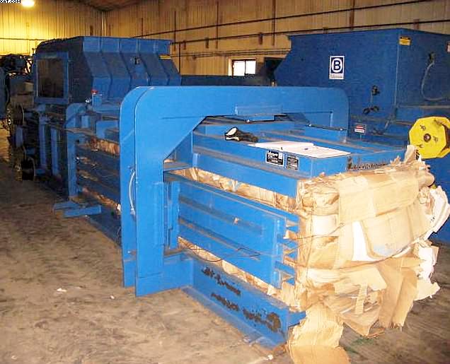 BALEMASTER Model 4830G-10 Auto Tie Baler,